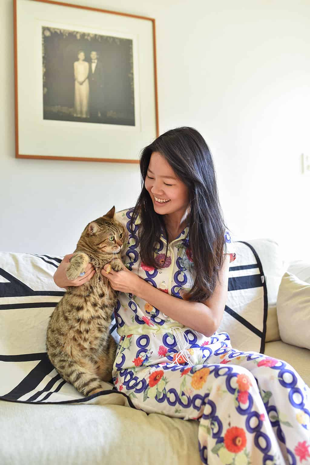 VEE ฮิโรกะ ลิมวิภูวัฒน์: ผู้สรรสร้างแฟชั่นไทยสู่ตลาดญี่ปุ่น | Kiji.life