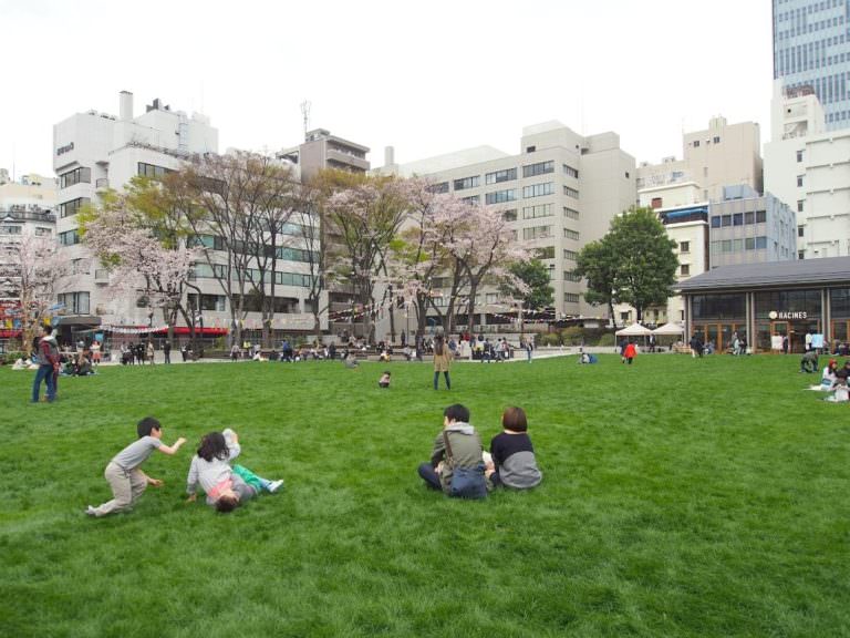 Pocket Park เคล็ดลับพื้นที่สีเขียวทั่วกรุงโตเกียว | Kiji.life